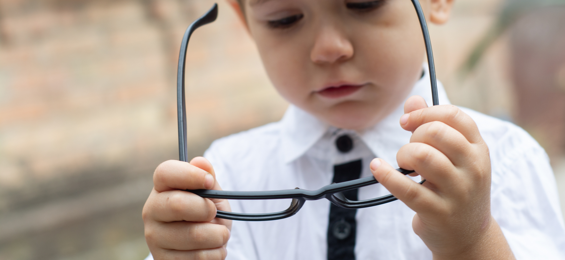 Çocuklarda Miyop ve Hipermetrop Belirtileri